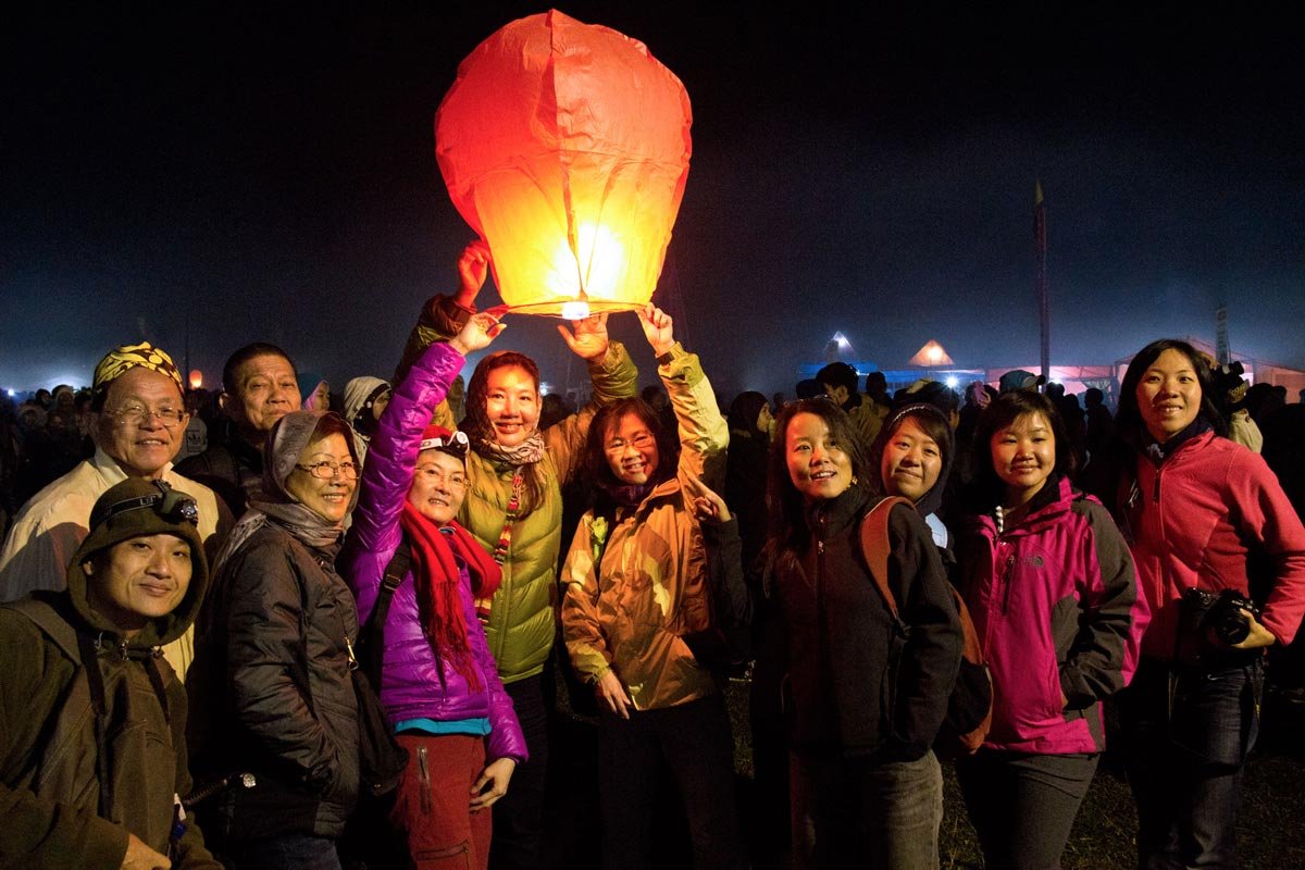 Mass Sky Lantern Release in Dieng | Peek Holidays